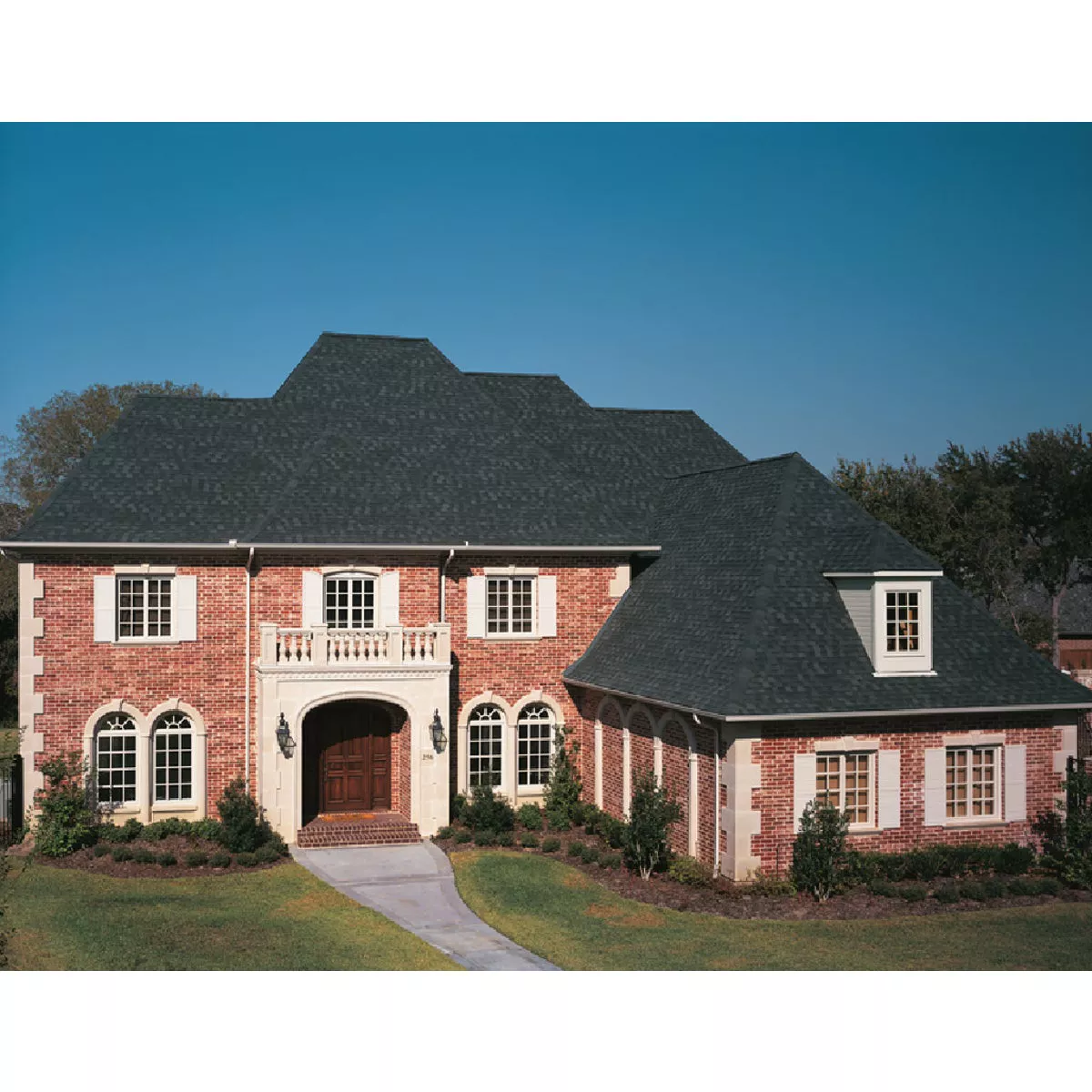 TAMKO Titan XT Rustic Black Architectural Asphalt Shingles- | Do it Best