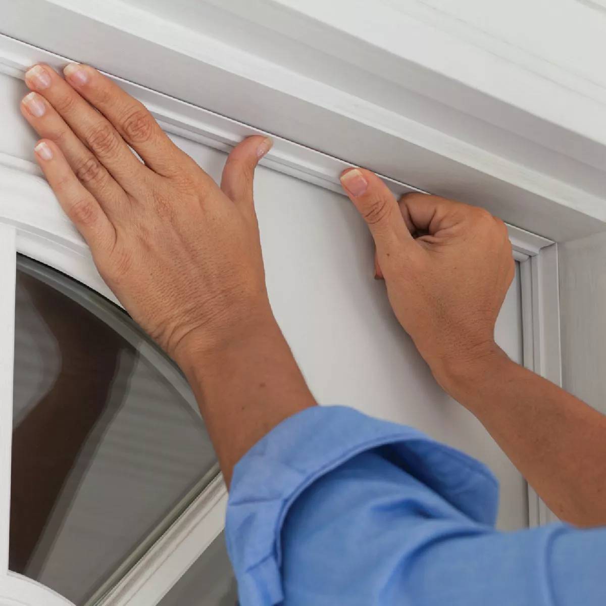 M-D Building Products 42 In. Aluminum and Vinyl CINCH Self-Adhesive Top ...