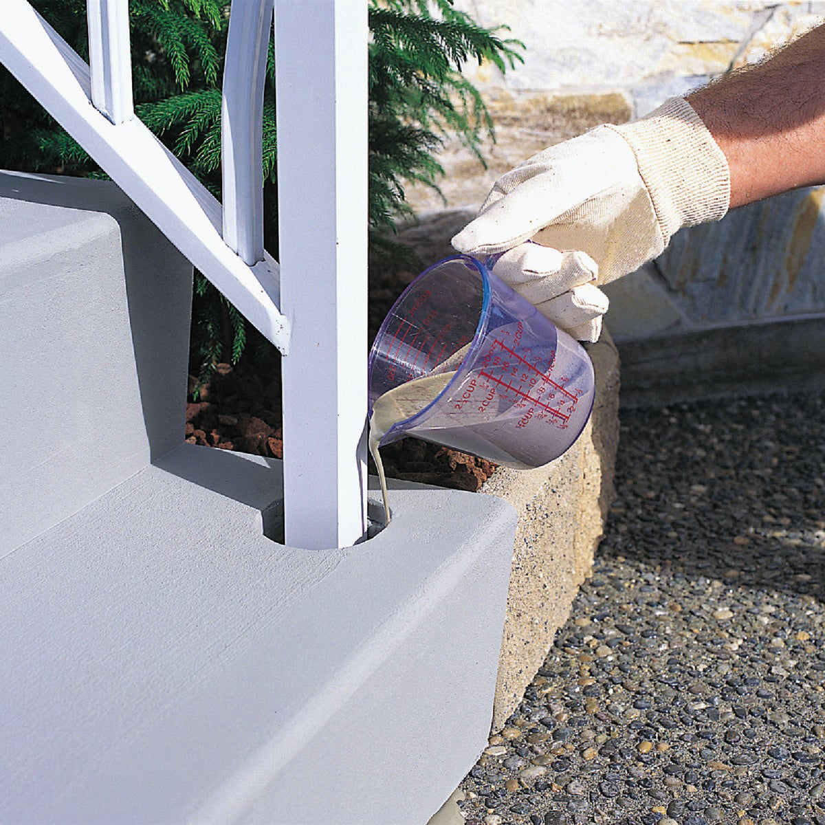 Quikrete 10 Lb. Pail Anchoring Cement | Do it Best