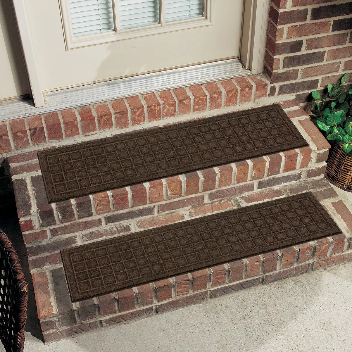 Mohawk Home Square Expressions Brown 8 In. x 36 In. Recycled Rubber ...