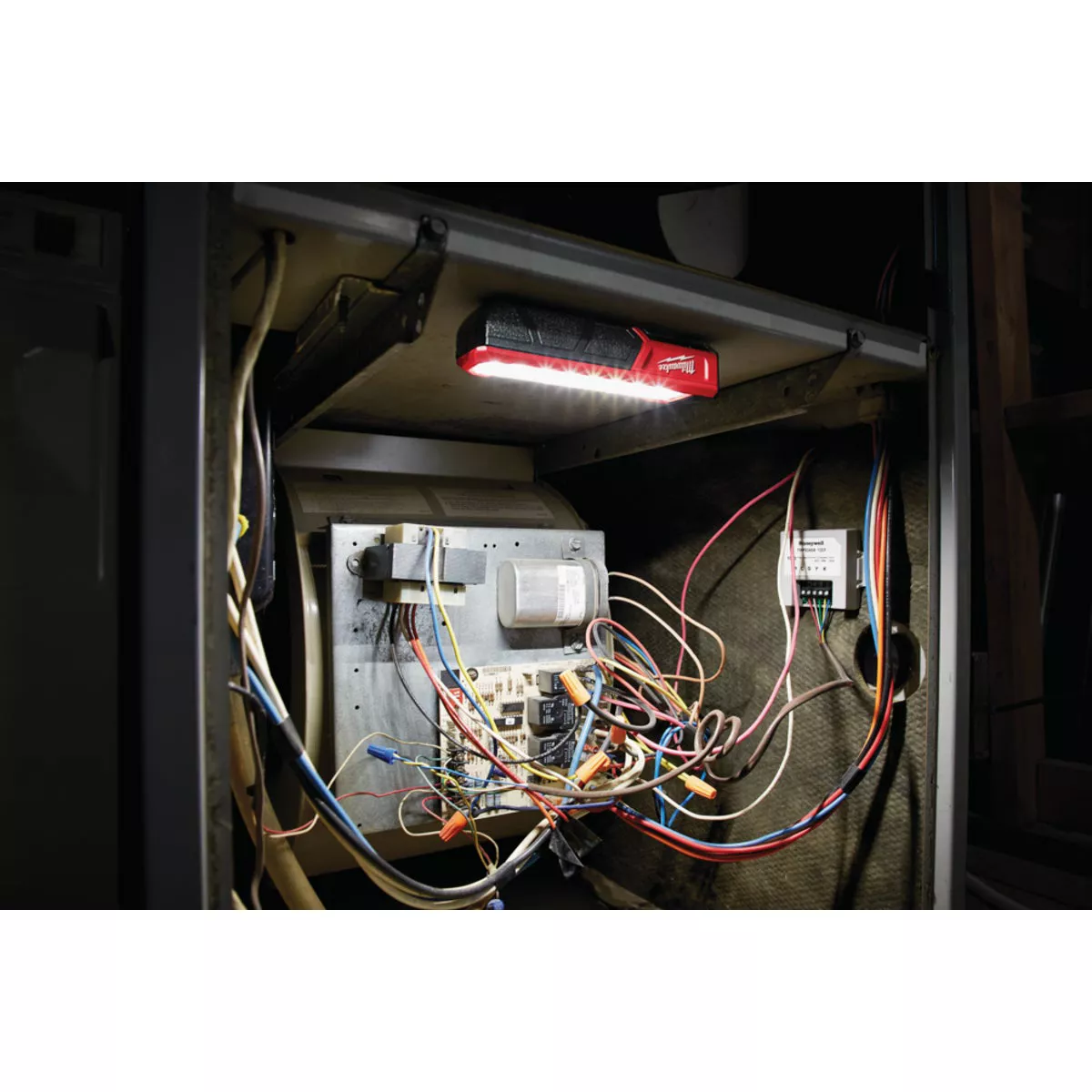 Milwaukee ROVER LED Aluminum REDLITHIUM USB Flood/Rechargeable ...