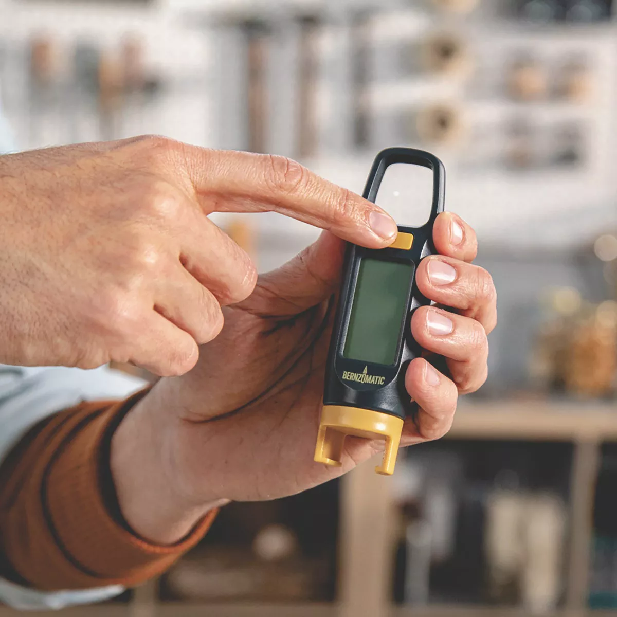 Bernzomatic Digital Propane Fuel Gauge | Do it Best
