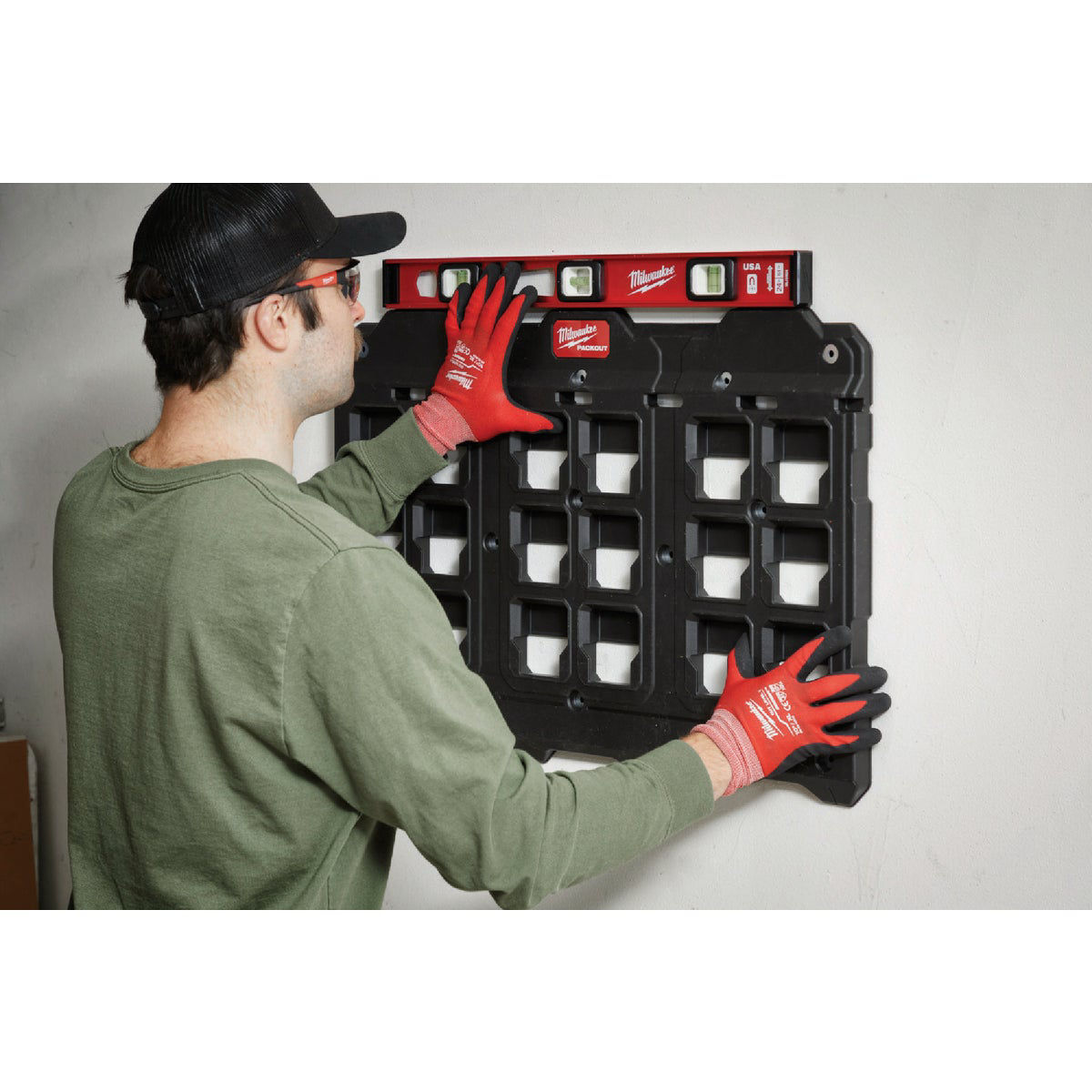 Milwaukee PACKOUT Large Wall Plate, 150 Lb. Capacity | Do it Best