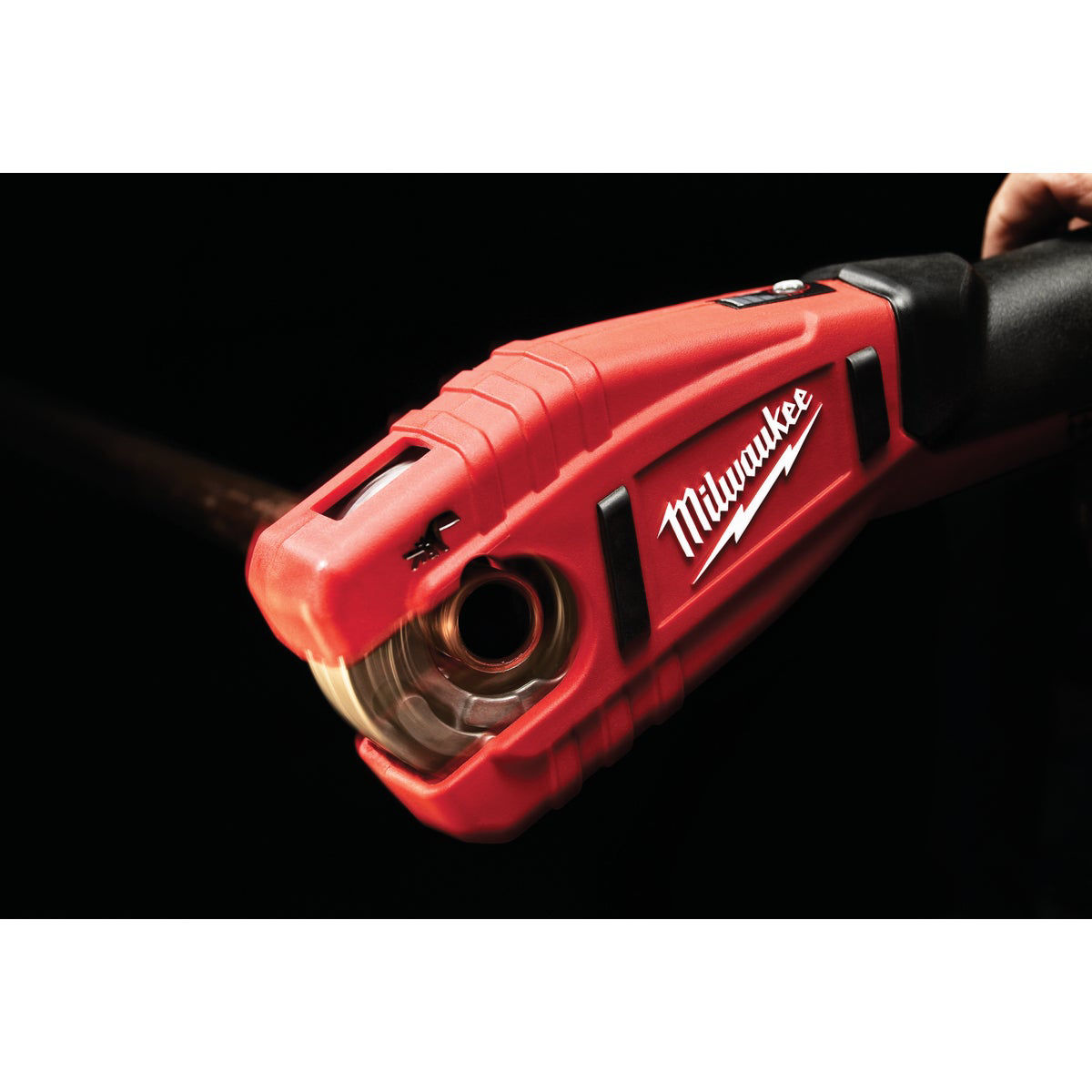 Milwaukee M12 12 Volt Lithium-Ion Copper Cordless Pipe Cutter Kit | Do ...