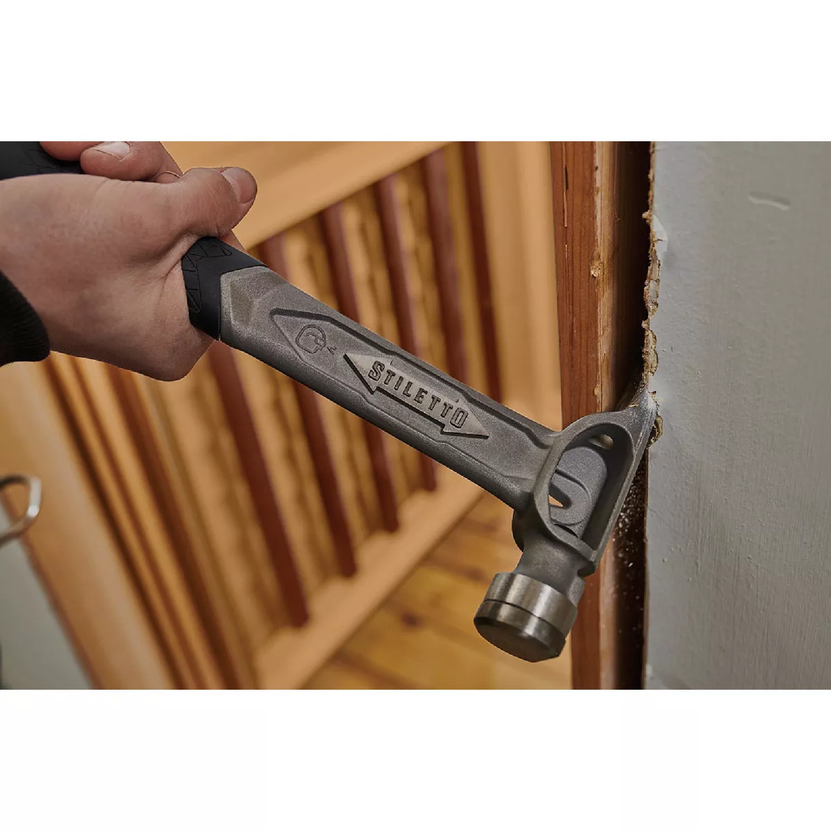 Stiletto TRIMBONE 10 Oz. Smooth Face Framing Hammer with Curved Titanium Handle Do it Best