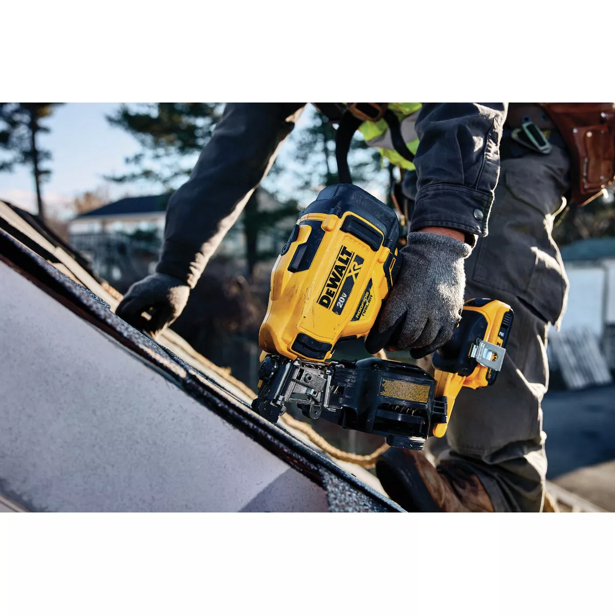 Dewalt coil roofing nailer 20v store