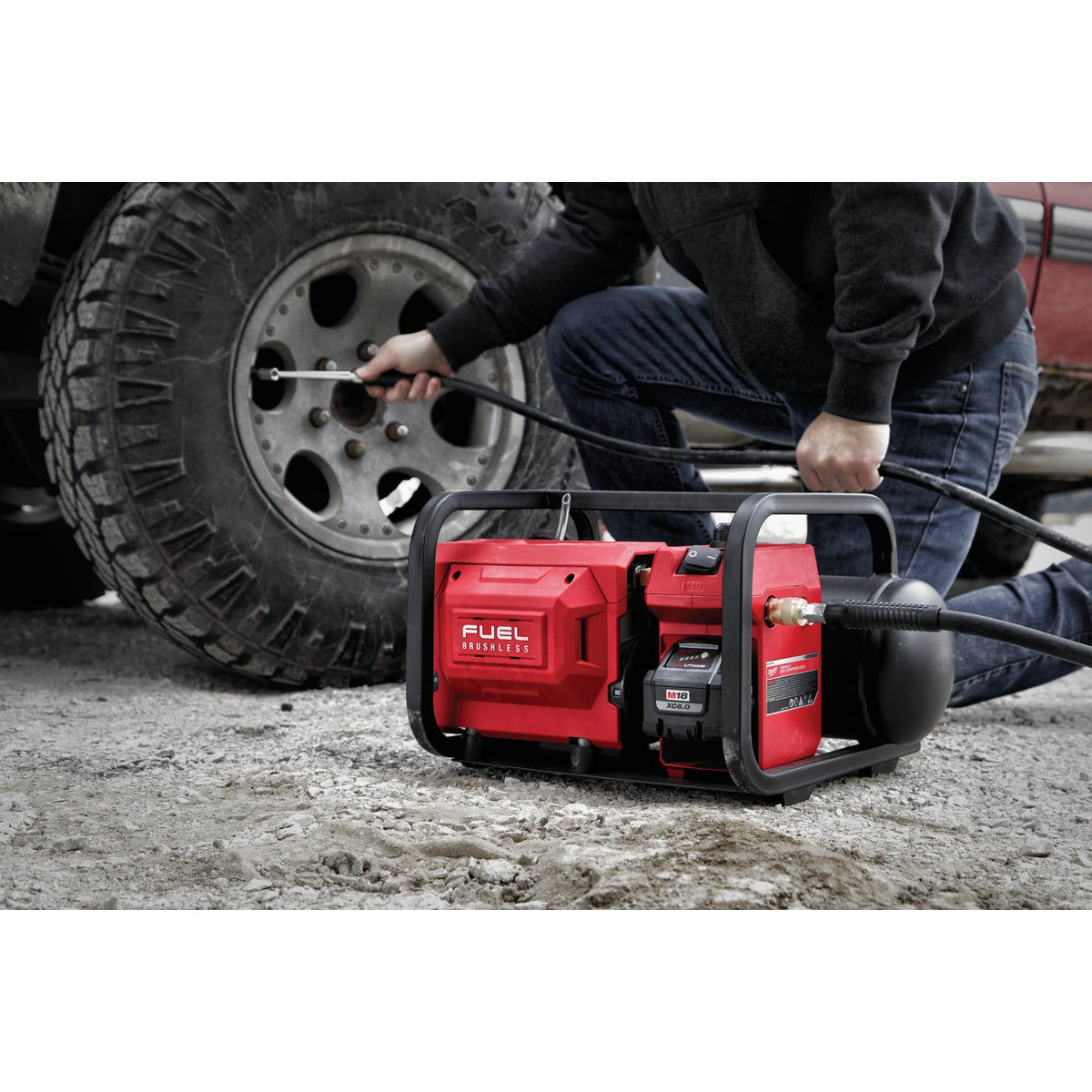 Milwaukee M18 FUEL Brushless 2 Gal. Portable 135 psi Cordless Air ...