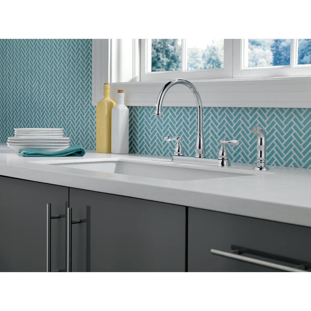 Delta Windemere 2-Handle Lever Kitchen Faucet with Side Spray ...