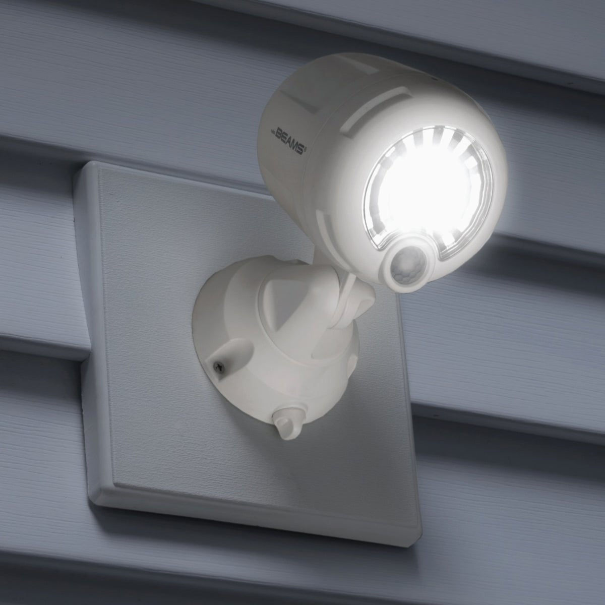 Mr. Beams XT 200-Lumen White Motion Sensing/Dusk-To-Dawn Spotlight ...