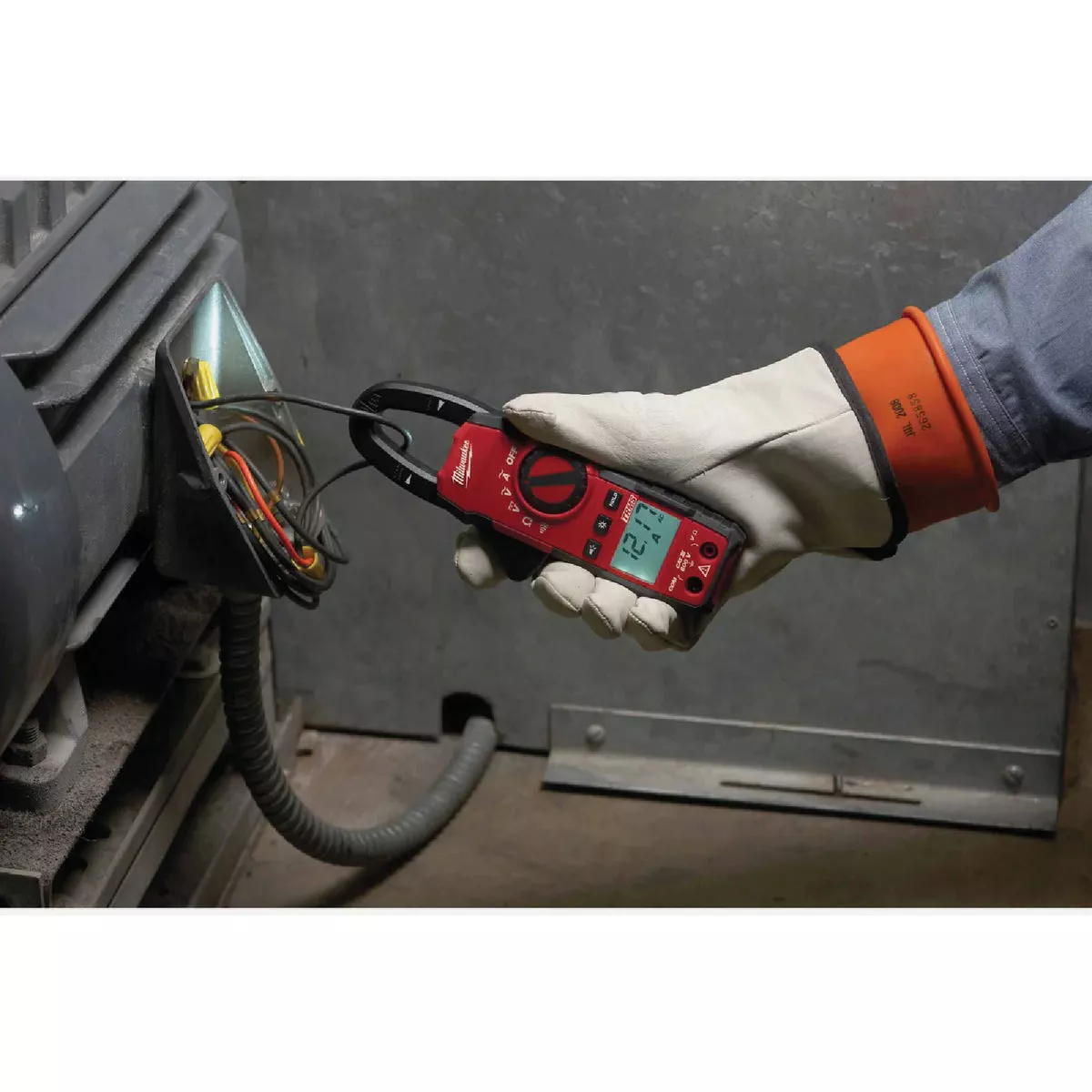 Milwaukee 400A Clamp Meter | Do it Best