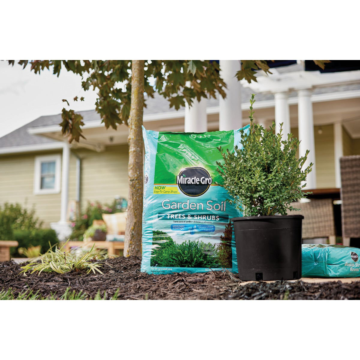 Miracle-Gro 1.5 Cu. Ft. Trees & Shrubs Garden Soil | Do it Best