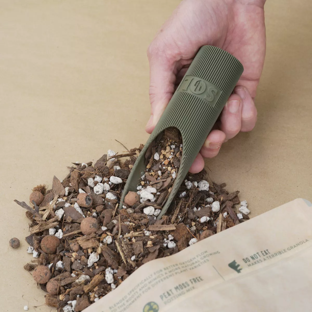 Sol Soils Repotting Scoop | True Value Hardware