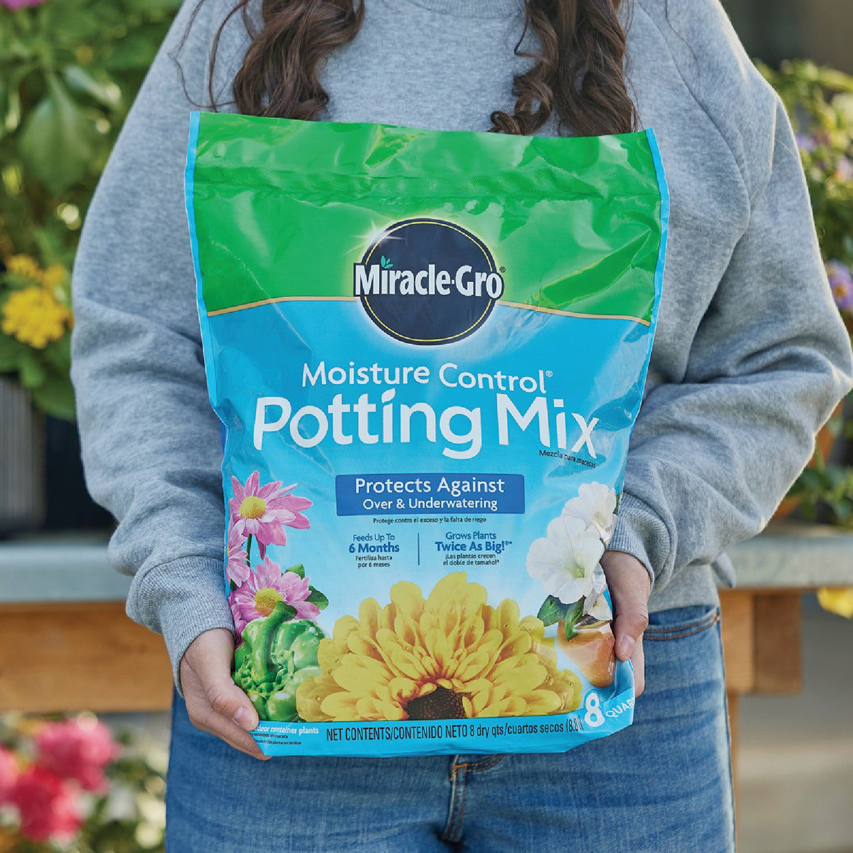Miracle-Gro Moisture Control 8 Qt. Potting Mix | Do it Best