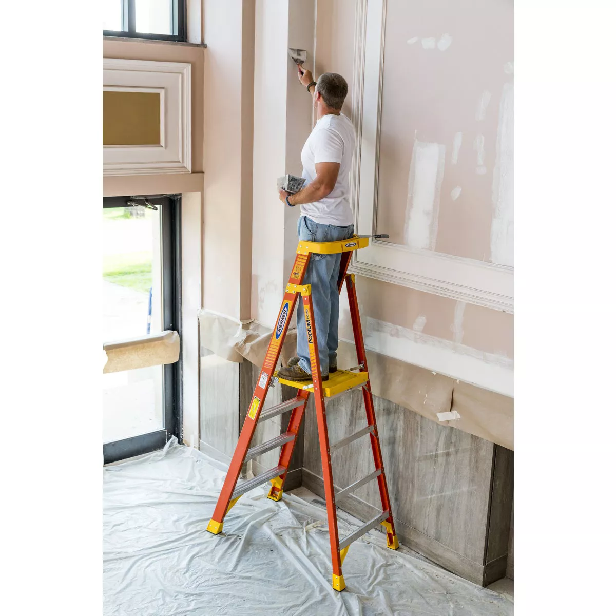 Werner 10 Ft. Reach Fiberglass Podium Ladder with 300 Lb. Load Capacity Type IA Ladder Rating ...