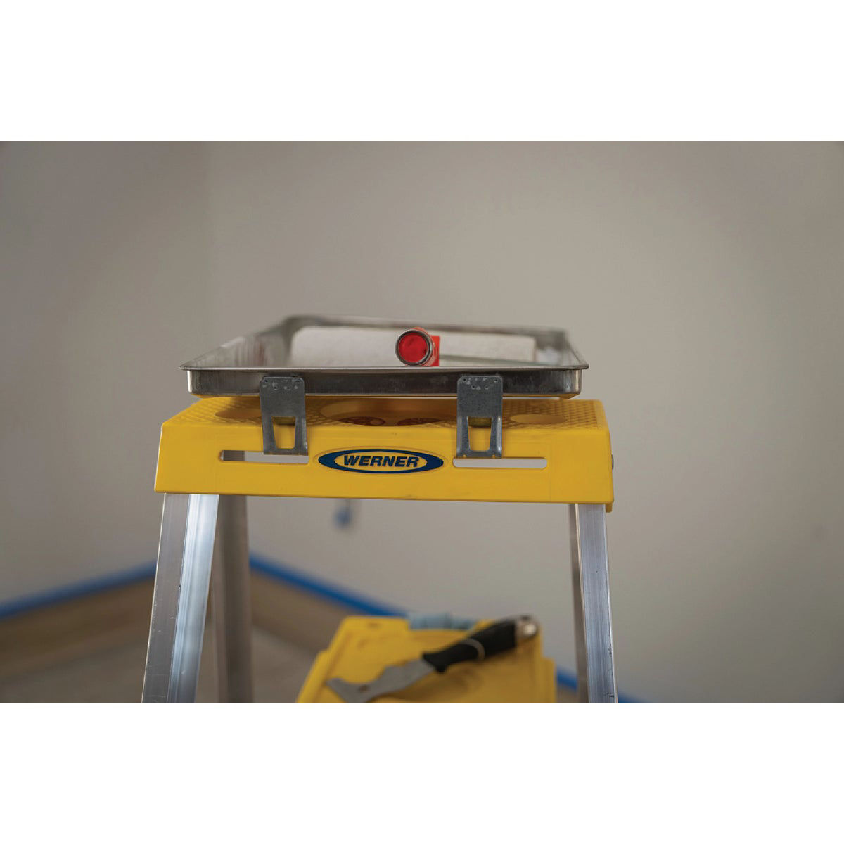 Werner 4 Ft. Aluminum Step Ladder with 250 Lb. Load Capacity Type I ...