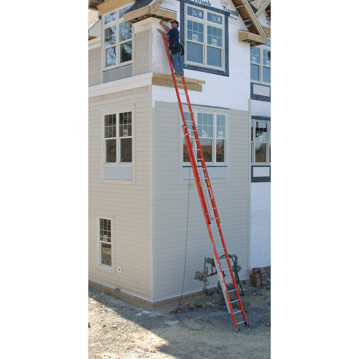 Werner 40 Ft. Fiberglass Extension Ladder with 300 Lb. Load Capacity ...