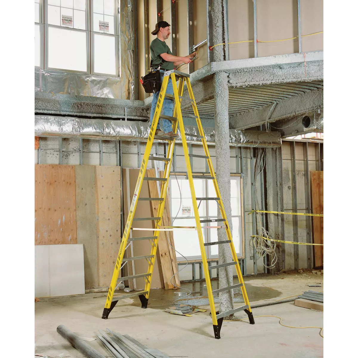 Werner 12 Ft. Fiberglass Step Ladder with 375 Lb. Load Capacity Type ...