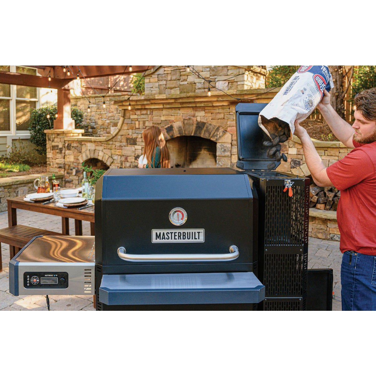 Masterbuilt Gravity Series 1050 Black Digital Charcoal Grill + Smoker ...